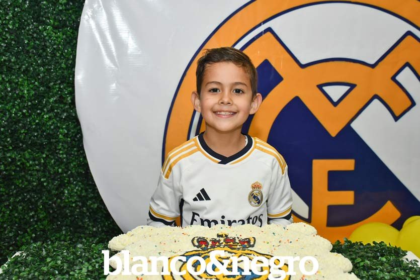 CUMPLEAÑOS ARTURO PONCE - BLANCOYNEGRO