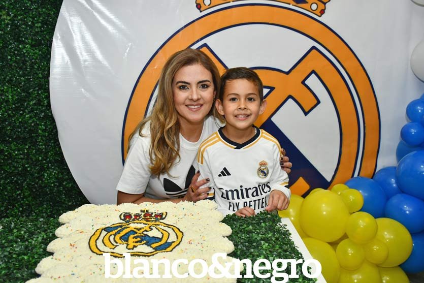 CUMPLEAÑOS ARTURO PONCE - BLANCOYNEGRO