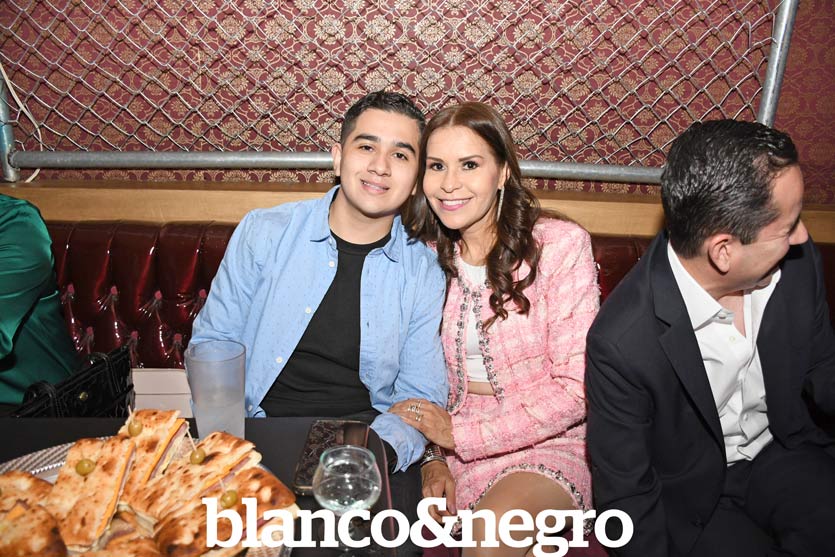 XV AÑOS DANIELA MEDINA - BLANCOYNEGRO