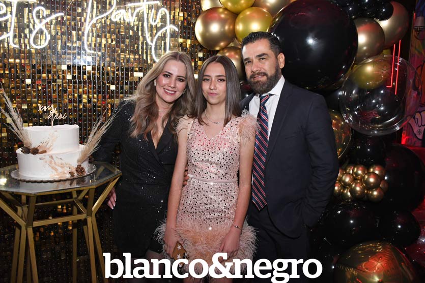 XV AÑOS DANIELA MEDINA - BLANCOYNEGRO