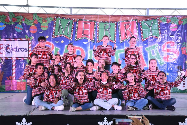COLEGIO CEDROS CHRISTMAS AROUND THE WORLD - BLANCOYNEGRO